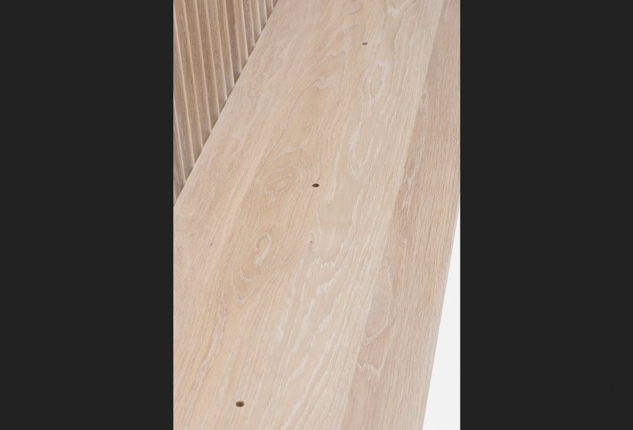 Hollace Cluny / Bench