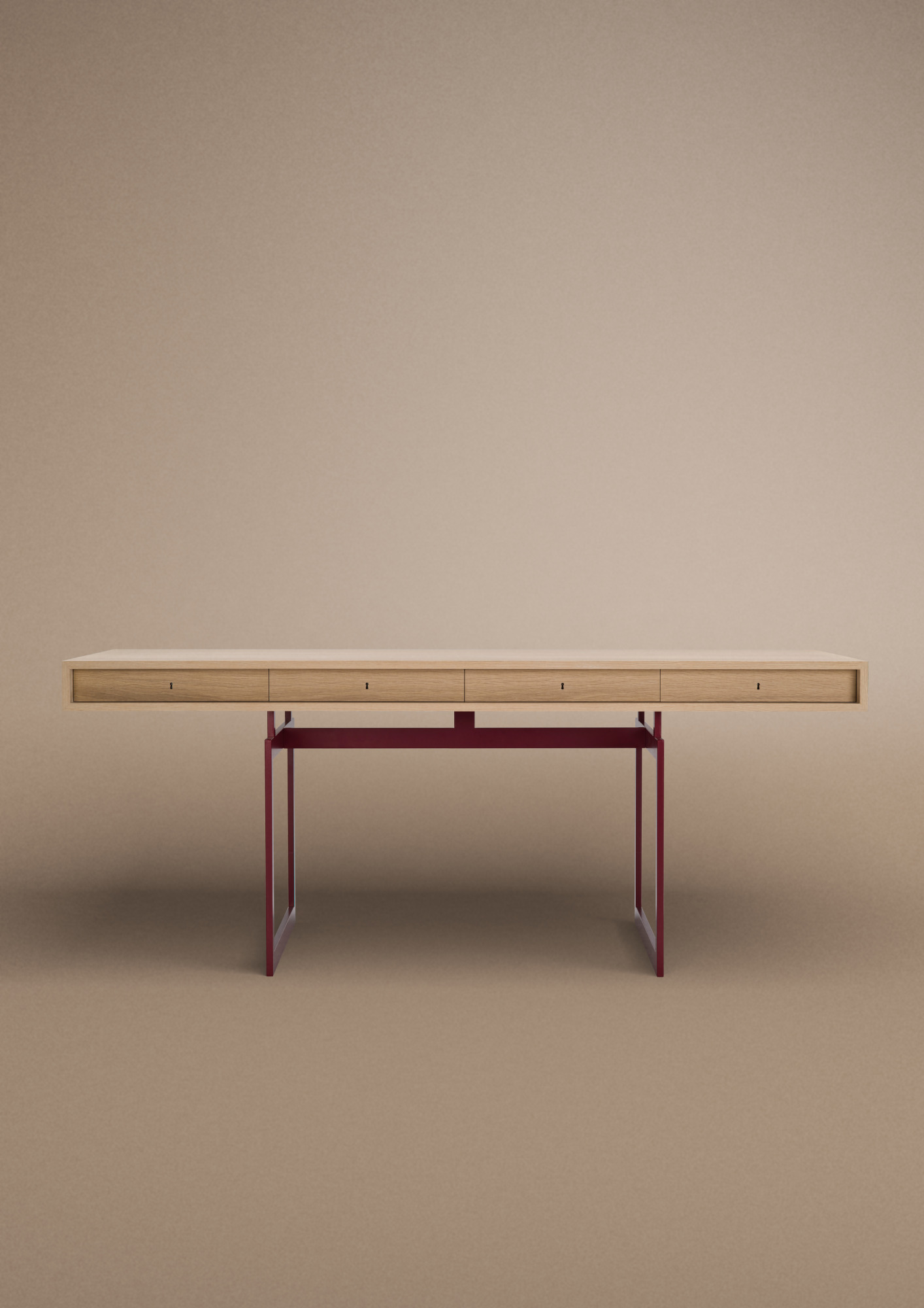 Hollace Cluny / Office Desk