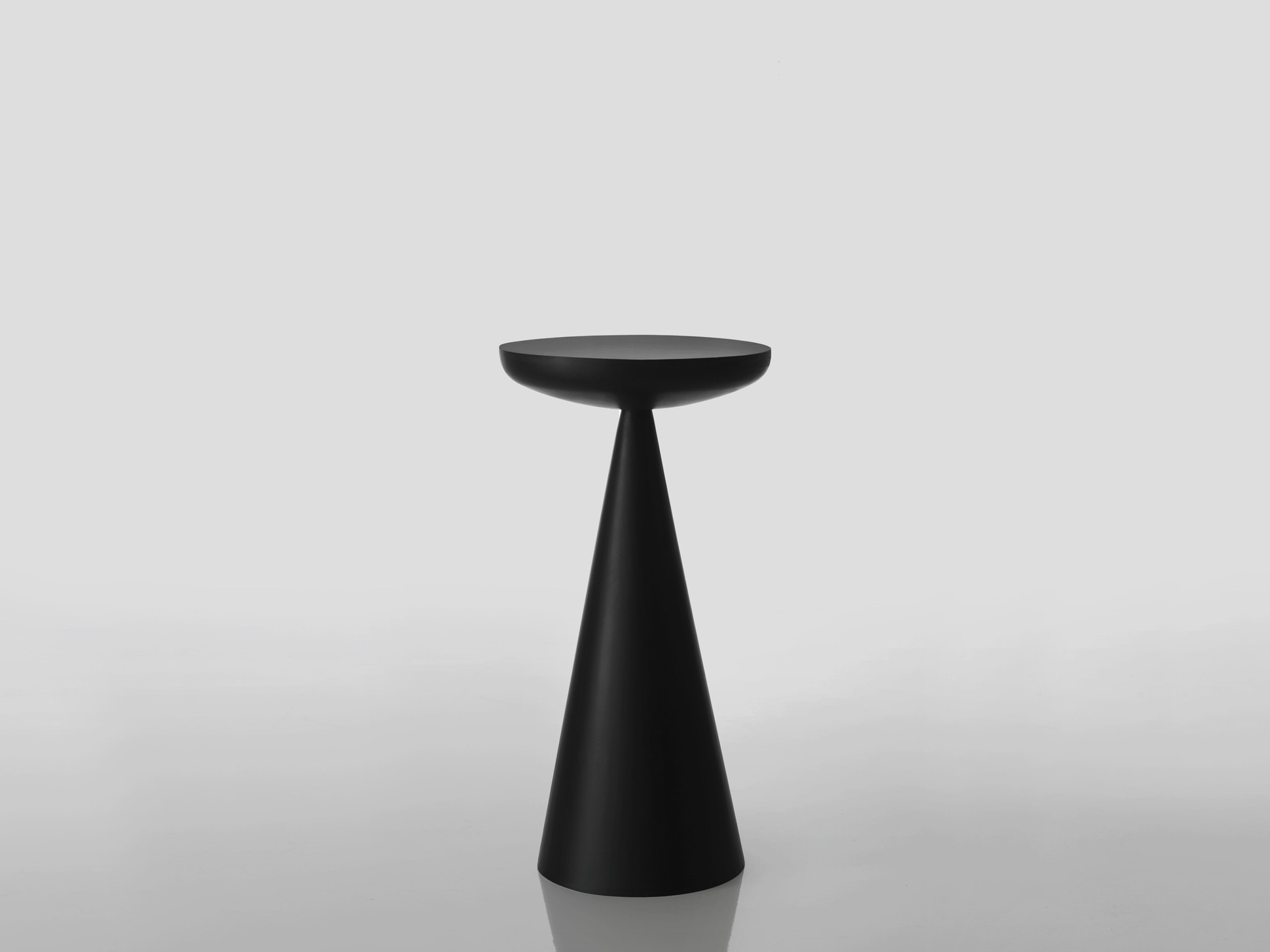 Hollace Cluny / Miss Tables