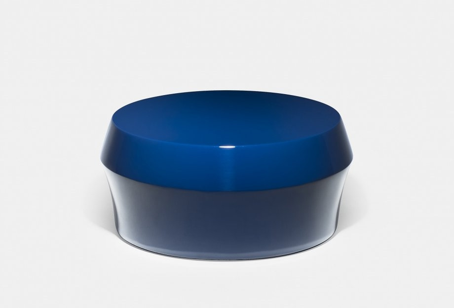 Hollace Cluny / ZHUZI TABLE by Neri & Hu